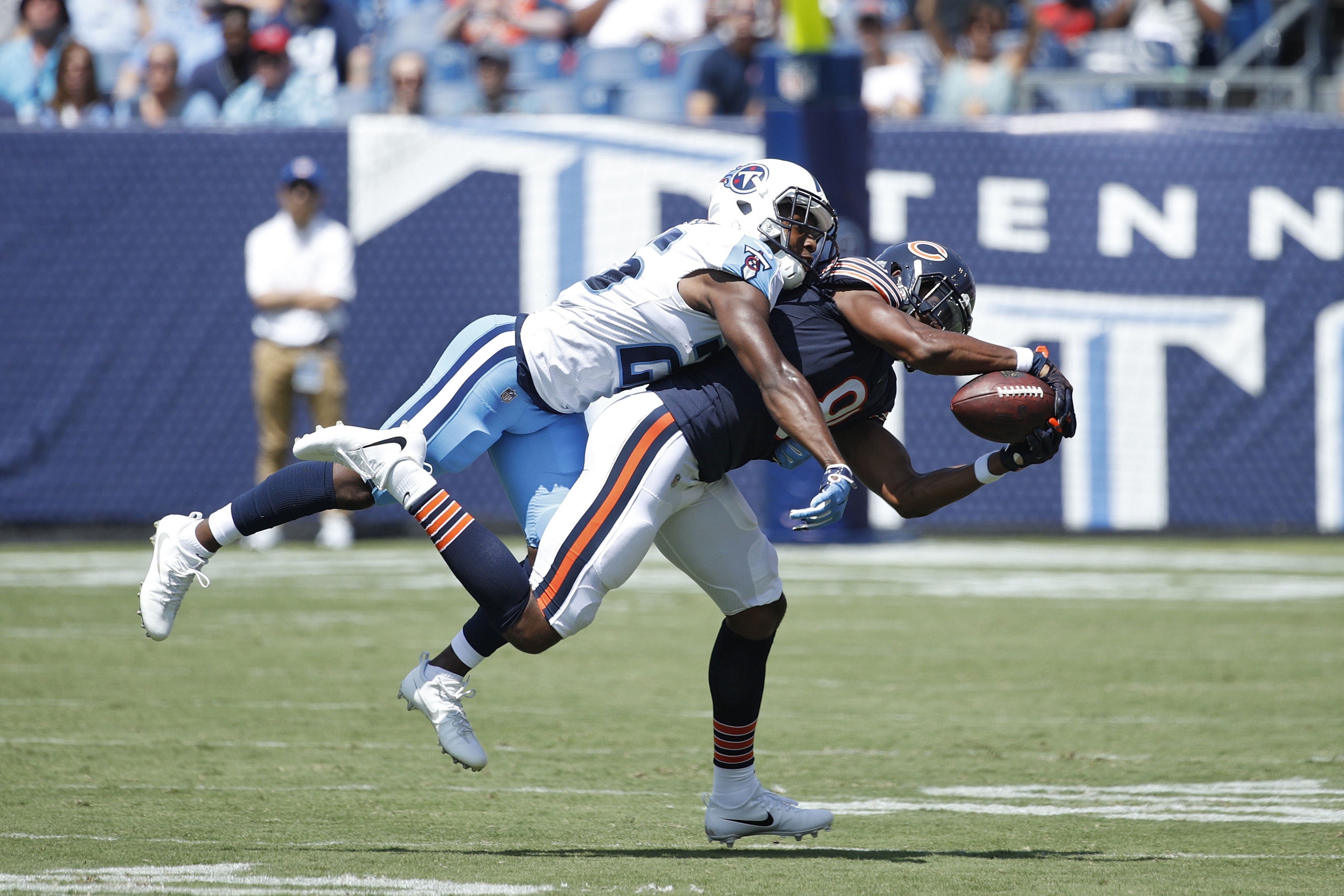 Bears WR Cameron Meredith carted off with knee injury