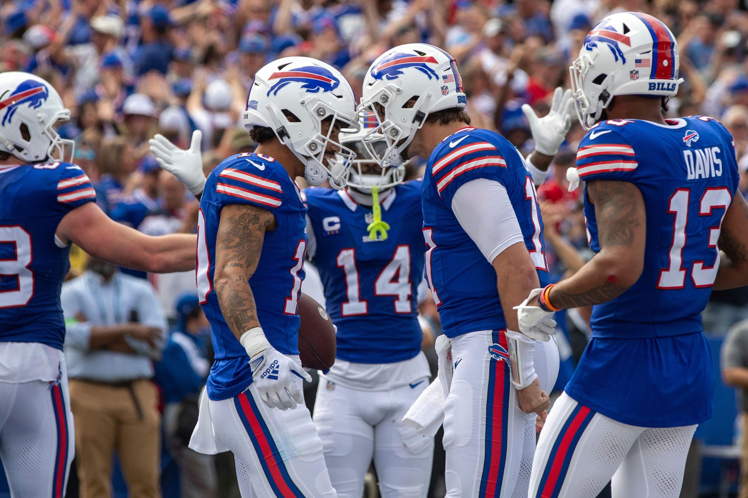 Best, worst quarterback-wide receiver pairings by catchable target rate ...