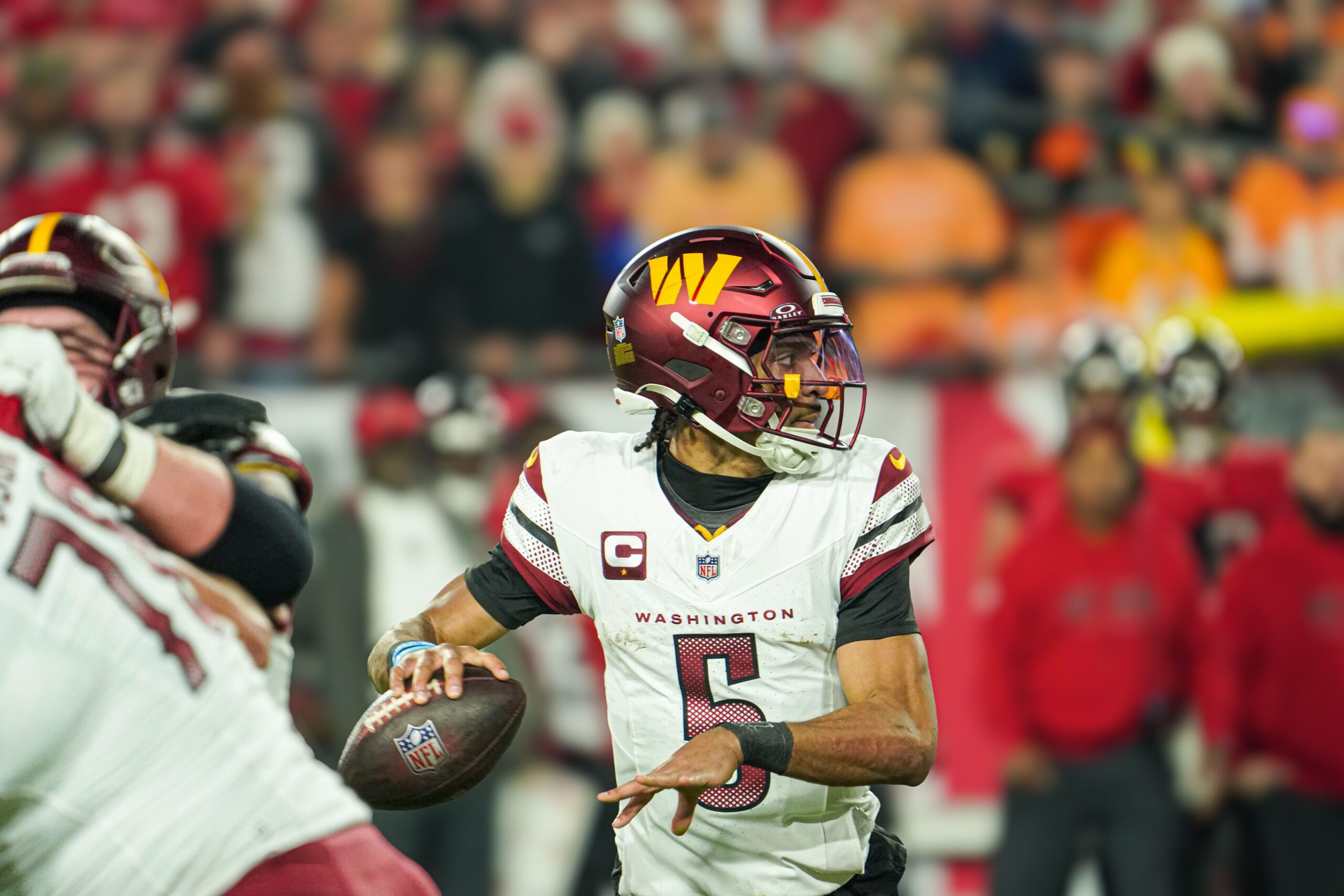 10 best quarterback plays from Wild-Card Weekend