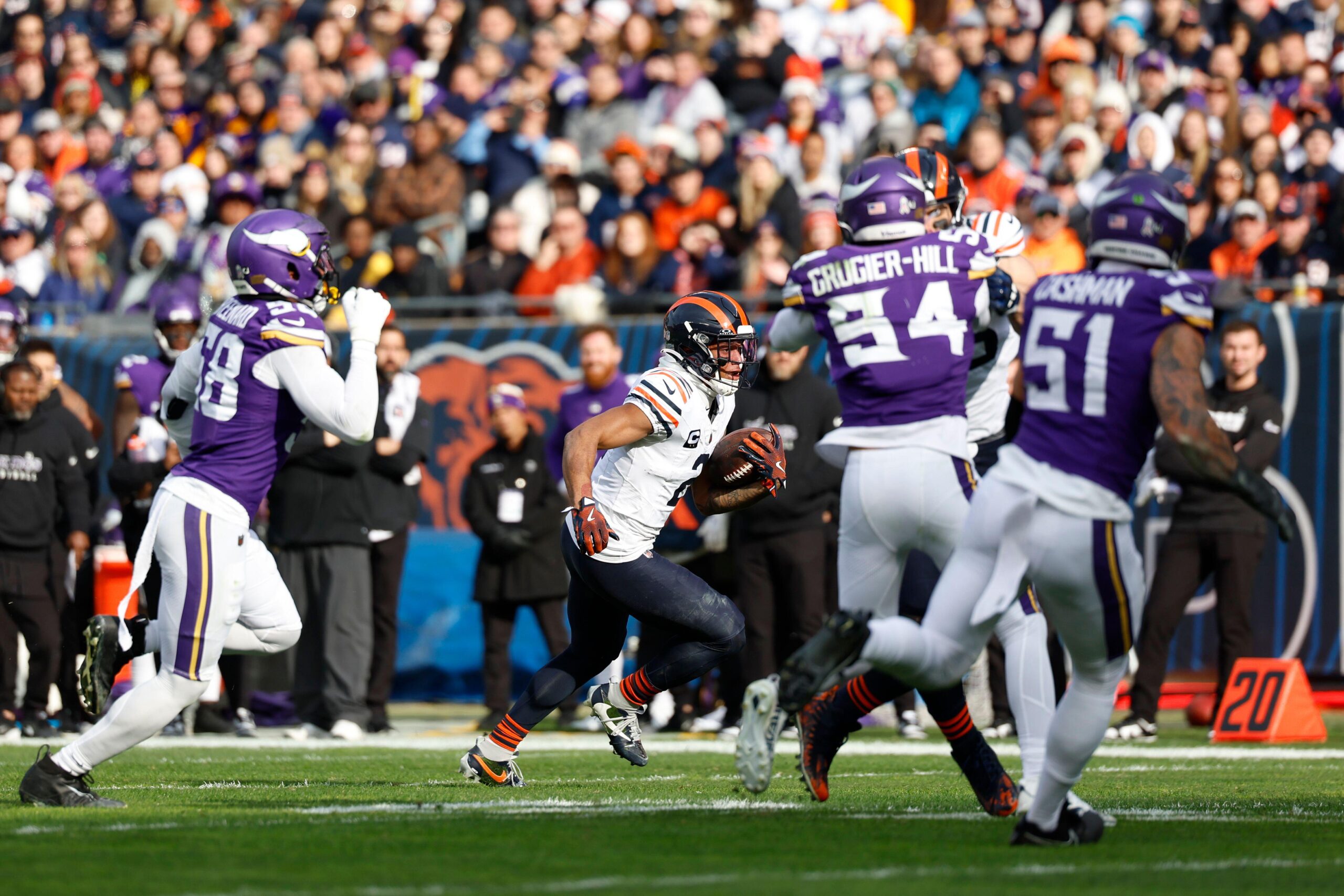 NFL teams are calling more screens. It isn't working